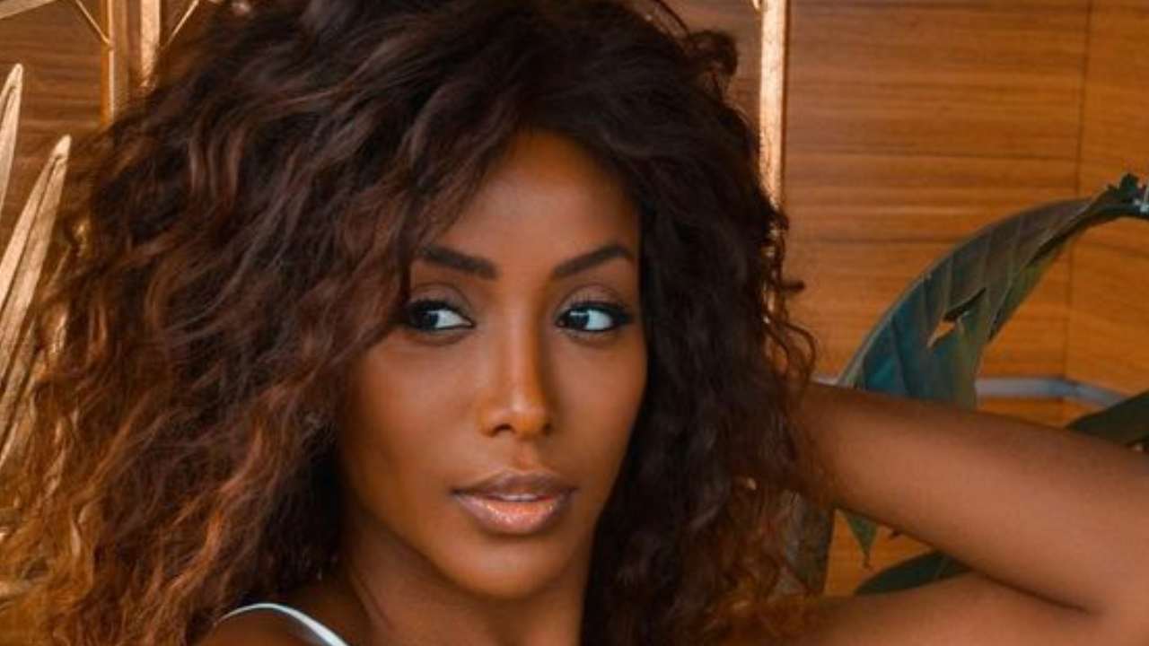 Ainett Stephens Nuda Su Onlyfans L Ex Gatta Nera Sconvolge I Fan Ma è Solo Un Assaggio Di