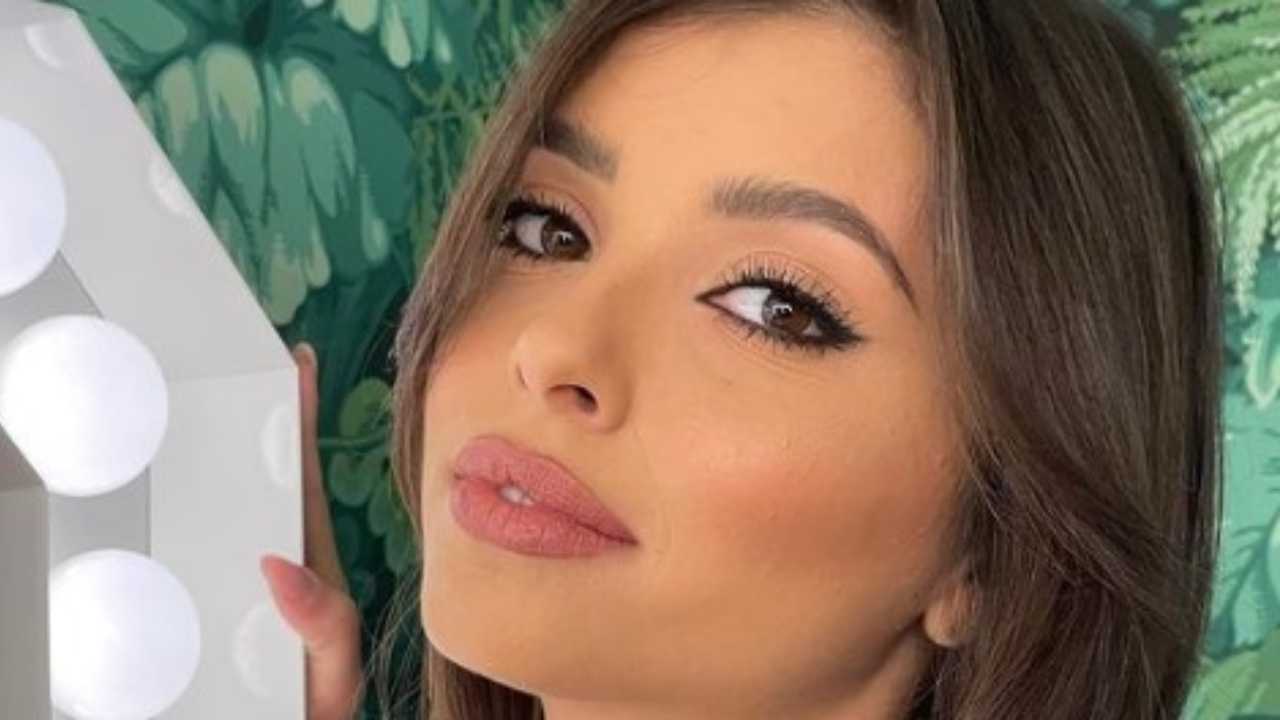 Cosmary Fasanelli a Striscia la Notizia manda un toccante messaggio di ... Cosmary Fasanelli a Striscia la Notizia manda un toccante messaggio di ...
